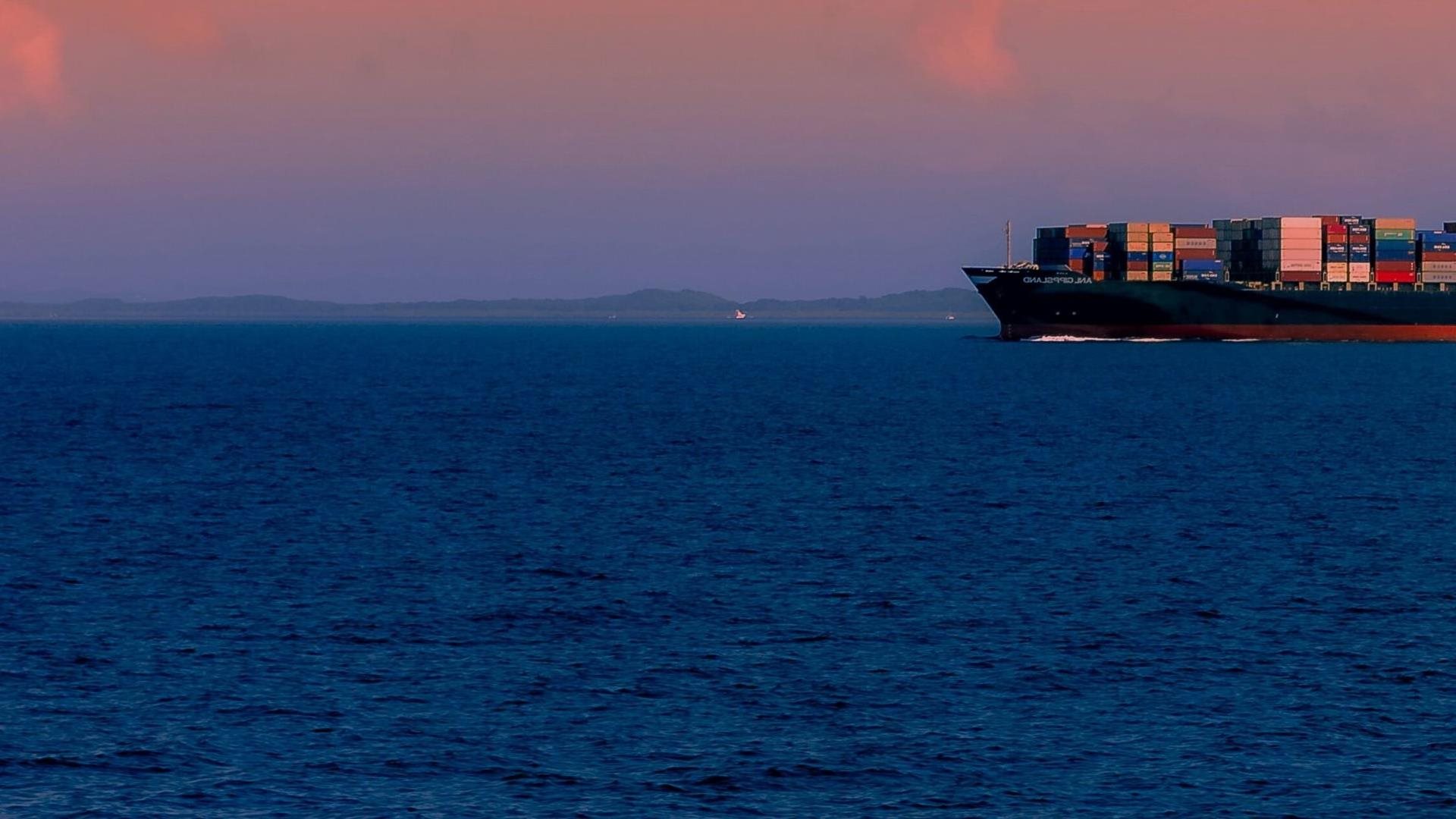 Decarbonisation in shipping: an introduction : Clyde & Co